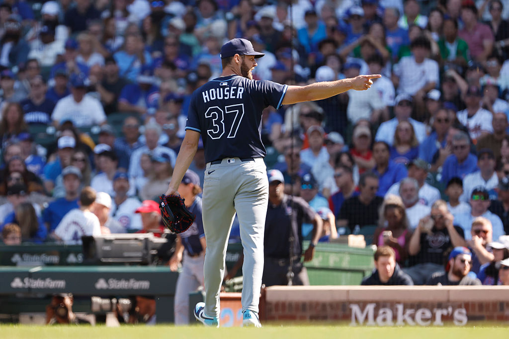 Giants Bolster Back of Rotation by Signing Adrian Houser | Just Baseball