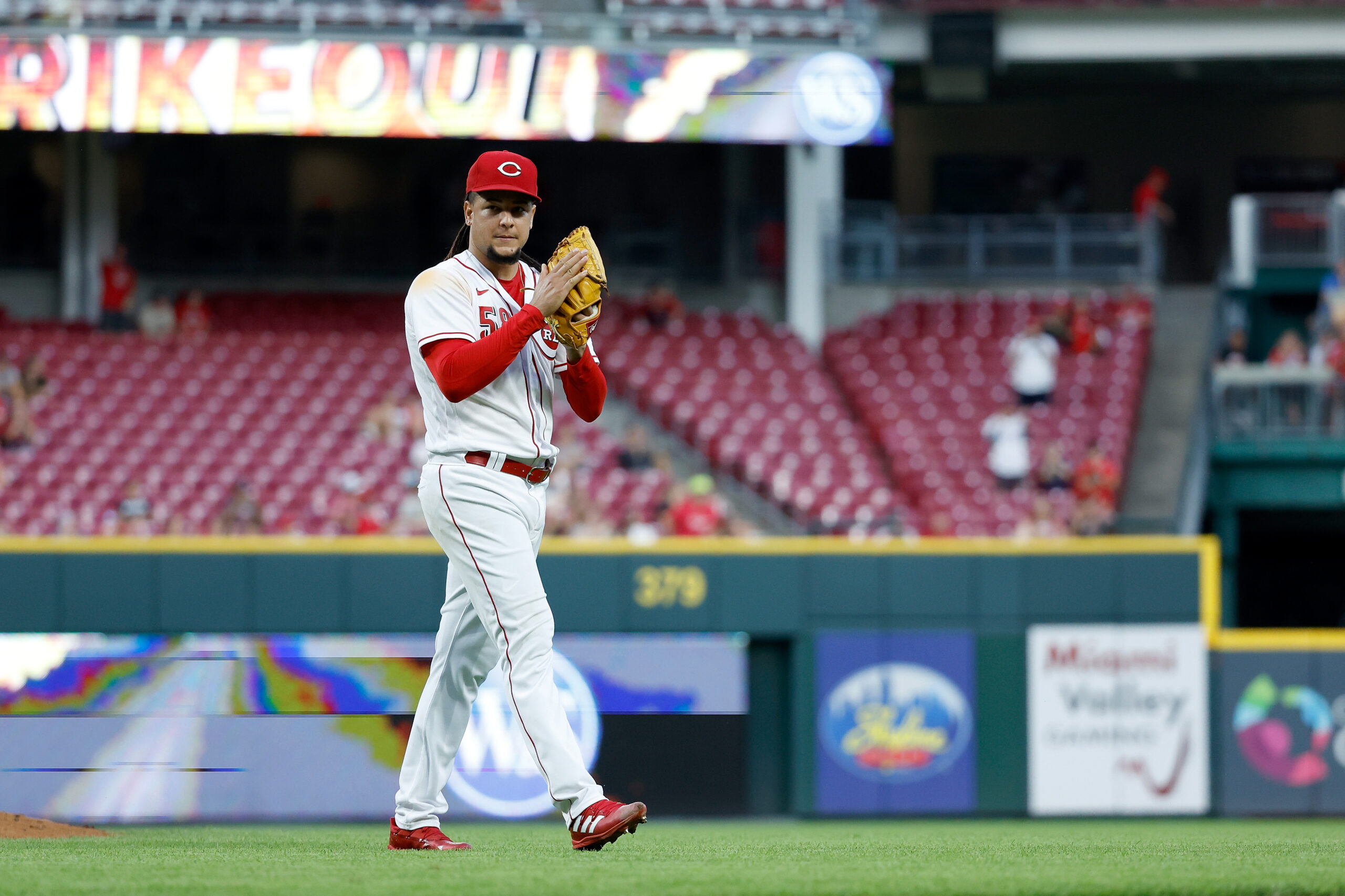 Reds Trade Luis Castillo to Mariners for Massive Prospect Haul | Just ...
